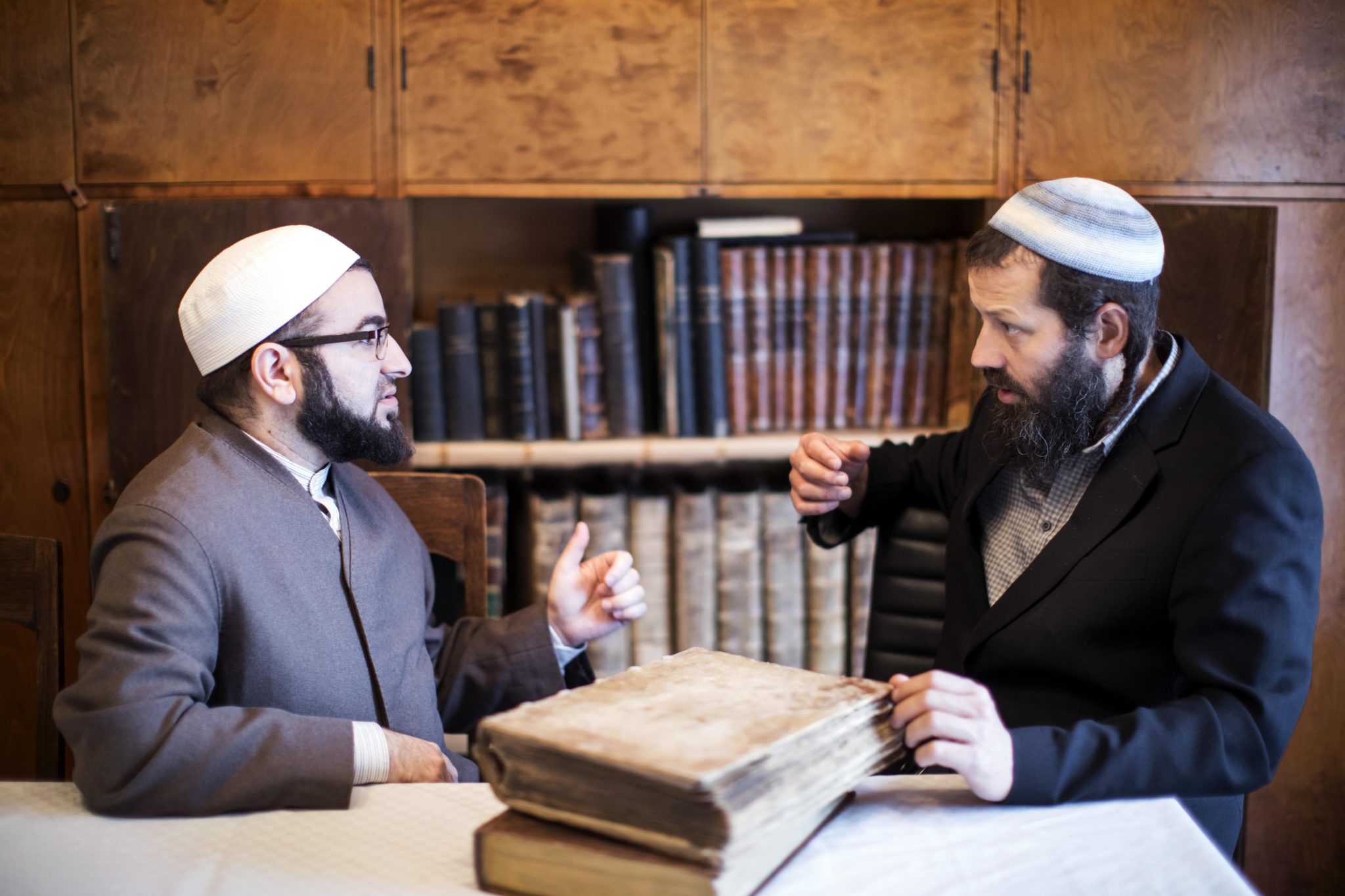 Revolutionen i Malmö: judar och muslimer söker stöd hos varandra – Judisk Krönika